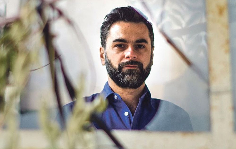 O dimineață cu... MARIUS CHIVU (Scriitor): "Nu visam că voi veni să ...