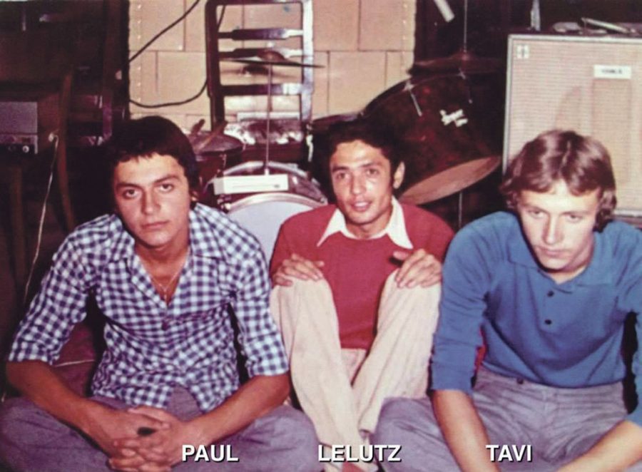 PAUL CIUCI (Solist şi chitarist al trupei "Compact"): "În ultima vreme ...