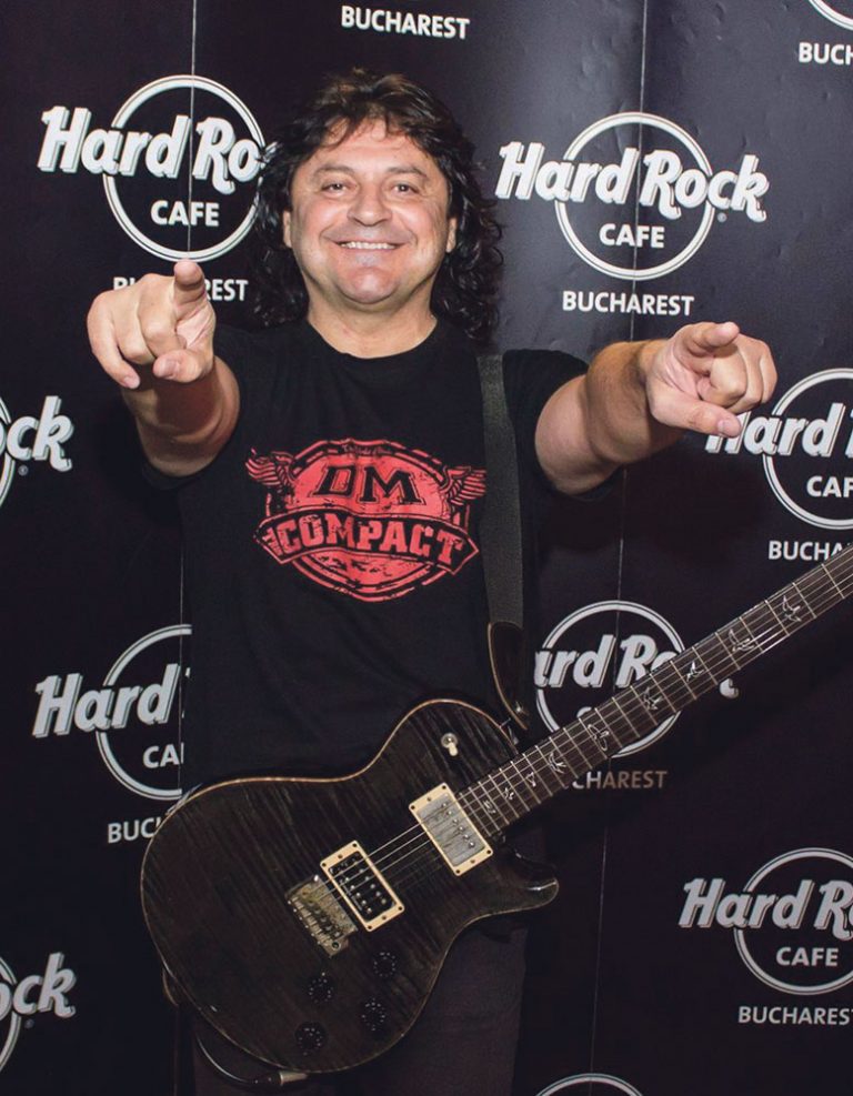 PAUL CIUCI (Solist şi chitarist al trupei "Compact"): "În ultima vreme ...