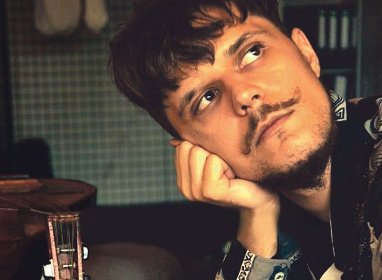 BOGDAN-MIHAI SIMION: "Sunt cobzar, lăutar, om al cărții, cu un doctorat ...