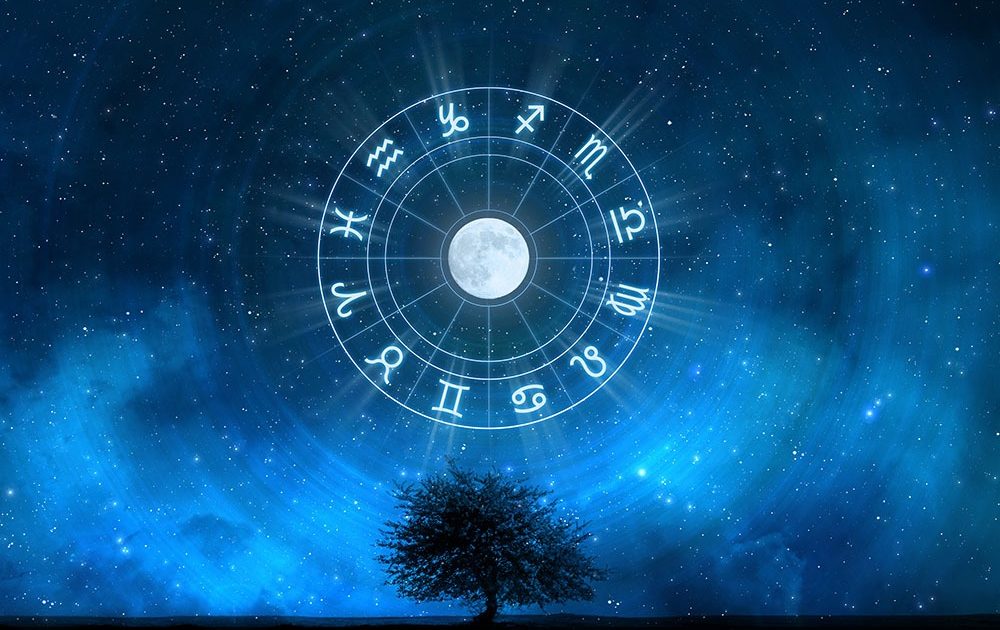 ZODIACUL LUNII AUGUST - Formula AS