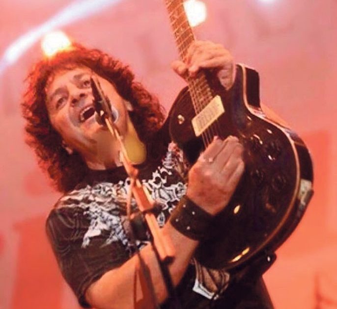 PAUL CIUCI (formația COMPACT): "Oricâtă cenușă are pe el, mugurele ...