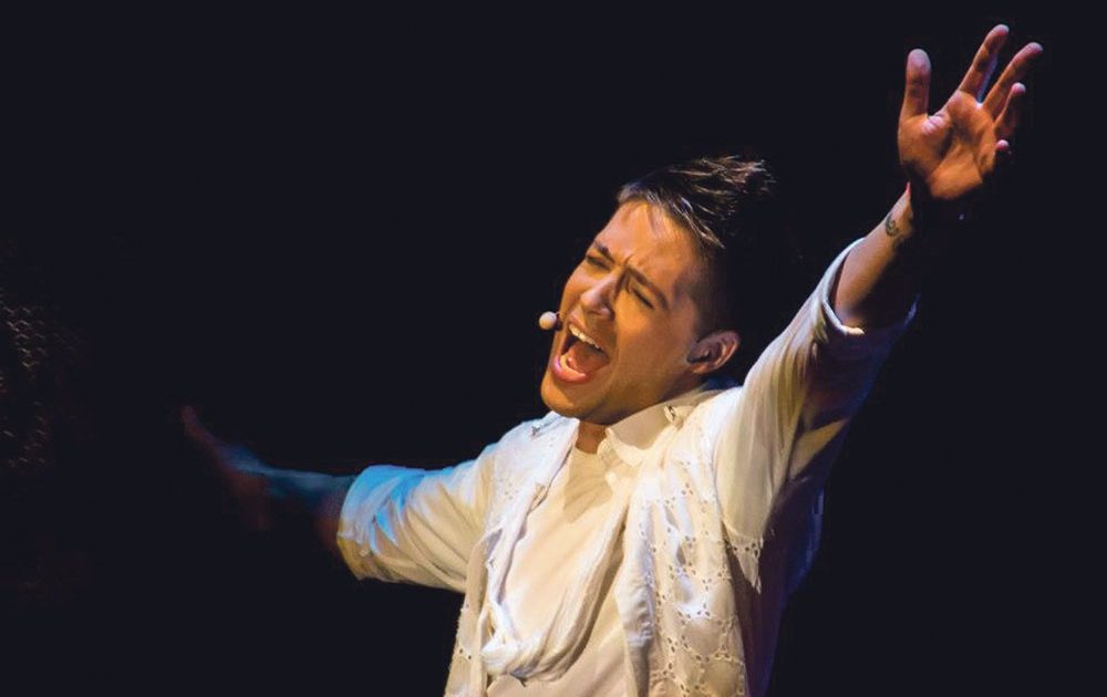 JORGE GEORGE PAPAGHEORGHE (cântăreț, prezentator TV): "Încerc să nu las ...