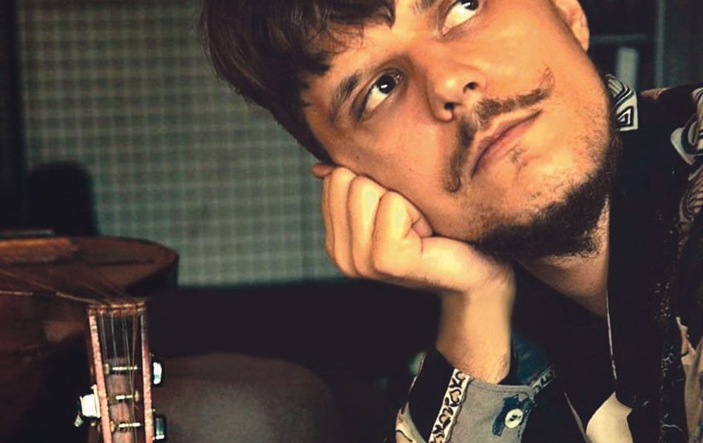 BOGDAN MIHAI SIMION (Cobzar): "Vreau să scot muzica veche în stradă ...