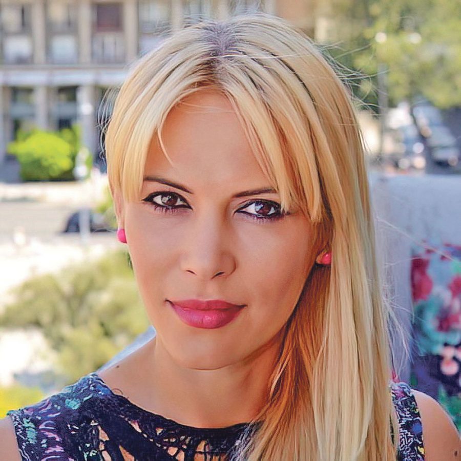 CRISTINA ŞOLOC (reporter TVR): “Simt ca un fulger în inimă, când mă ...